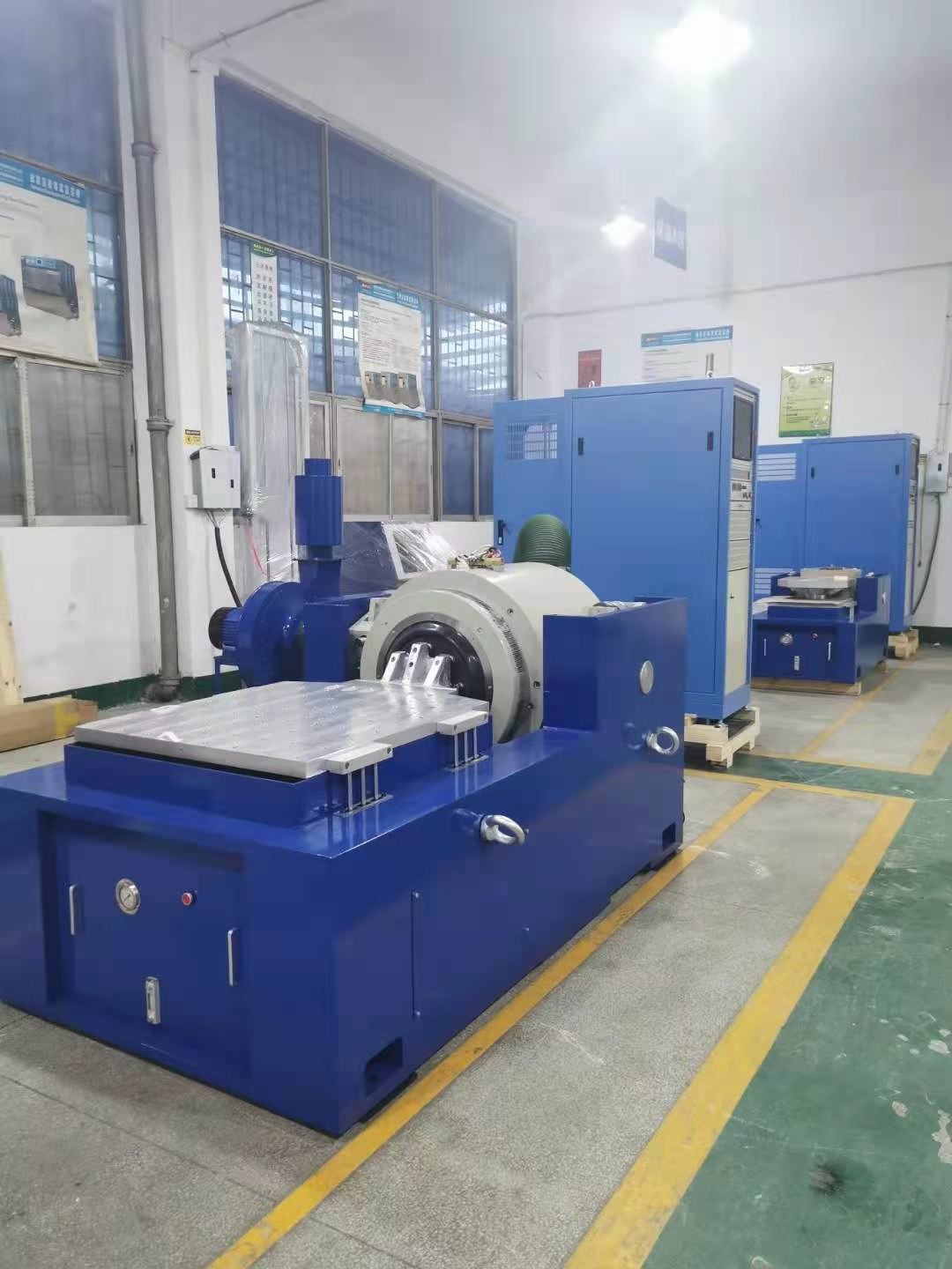 ISTA 1A ,IEC and GJB 150.25 Standards 300kg.F Shaker Table Vibration ...